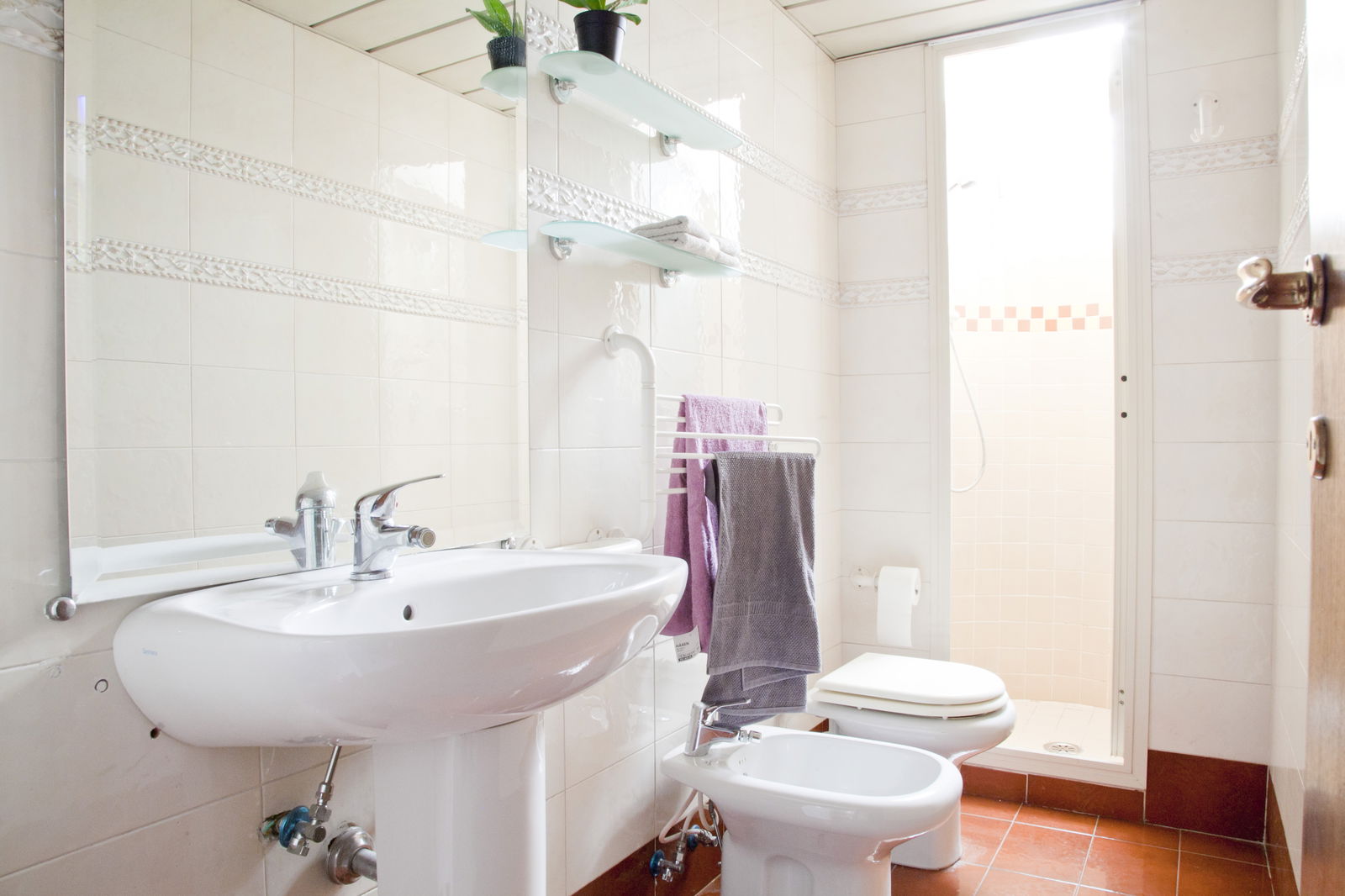 Room in a private home Roma (235507) | SINGLE ROOM with TERRACE facing ...