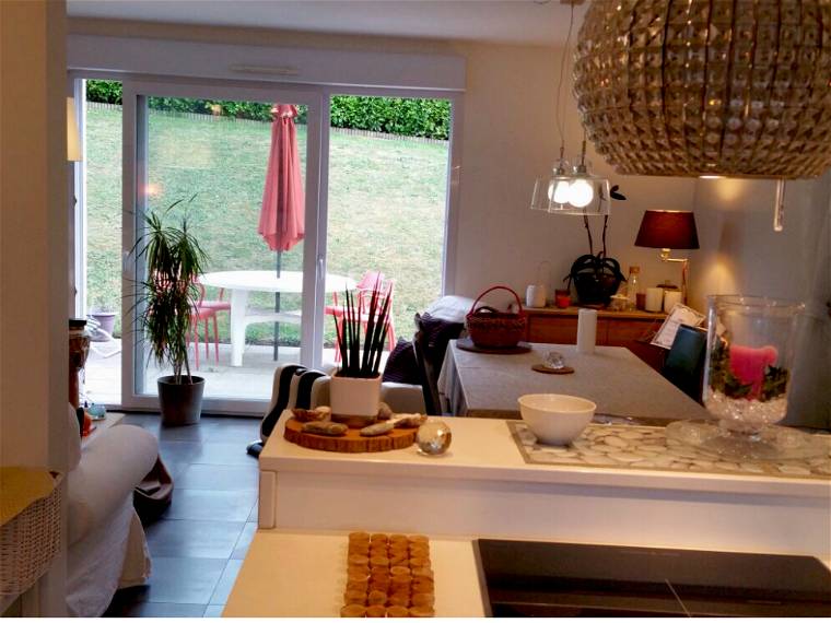 Chambre chez l'habitant Évian-les-Bains : Chambre ensoleillée lit ...